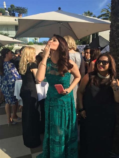 From Blowing Kisses To Clicking Selfies With Eva Longoria Aishwarya