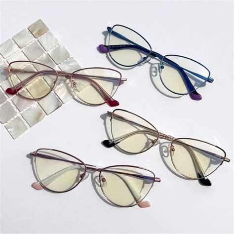 Renate Cat Eyeglasses In Gold Sllac