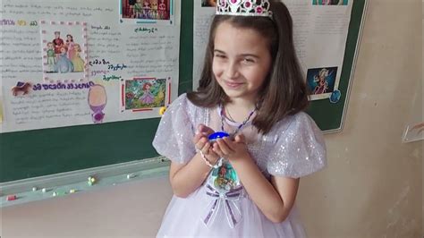 ანიმაციური ფილმების საოცარი პერსონაჟები რაპუნცელი კომბლე პრინცესა სოფია ანა ადამიანი ობობა