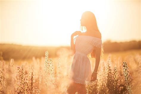 Sunlight Women Brunette Field Photography Dress Morning Sun Rays