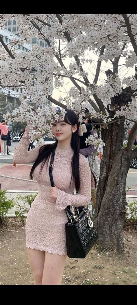 벚꽃 구경 간 레전드 몸매 좋은 일반인 섹시 여자 토행성