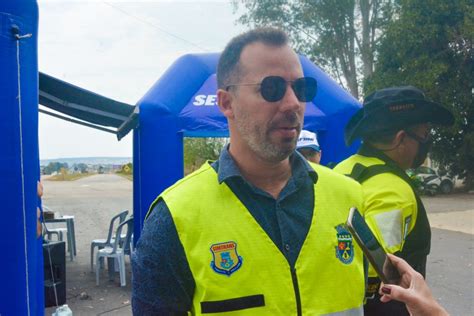 Semana Do Trânsito Durante Ação Educativa No Posto Da Prf Motoristas