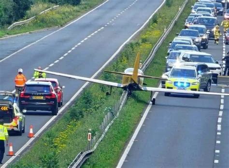 Avião faz pouso de emergência em rodovia na Inglaterra veja imagens