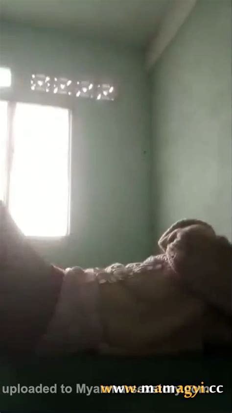 ကိုယ်တိုင်ရိုက်အလန်းလေးအပိုင်း ၁ Myanmar Sex Story