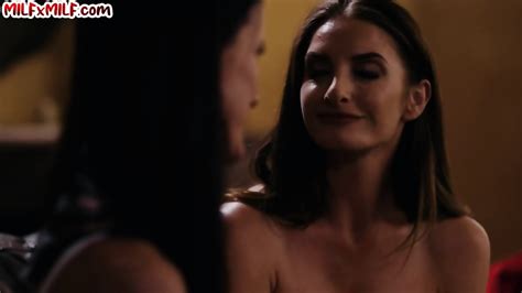 MILF Lesbo Seduces Bigtitted Lesbian In Pussylicking Session