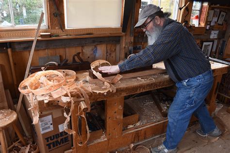 Sifting Through Two New Logs PETER FOLLANSBEE JOINERS NOTES