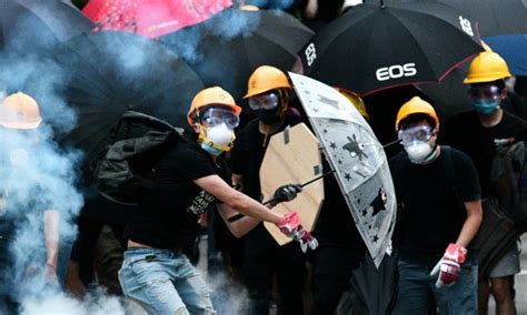 Protesto Proibido Deixa Feridos E Inflama Crise Política Em Hong Kong