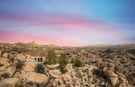 Try To Spot These 14 Camouflaged Homes Hiding From View
