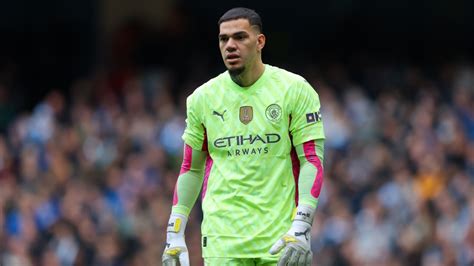 Manchester City Ederson Deve Encarar O Arsenal Enquanto Walker E