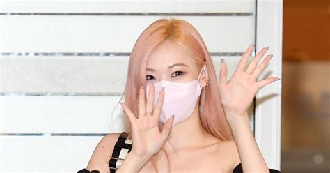 시크릿넘버 진희 핑크빛 손인사 포토엔hd