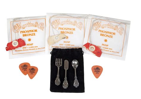 Kurt Cobains Strings Equipboard