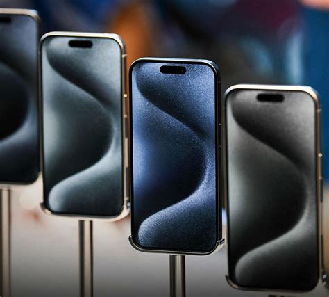 APPLE RELEASES FIX FOR ISSUE CAUSING THE IPHONE 15 TO RUN WARMER THAN