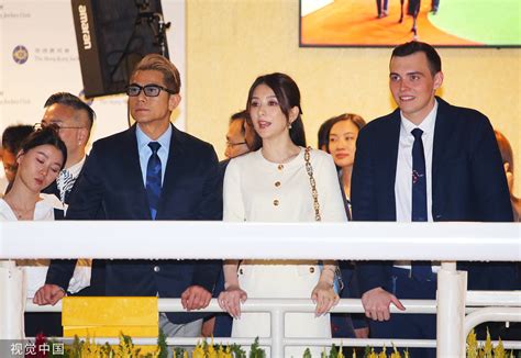 郭富城牵手方媛现身赛马场 力挺爱驹“舞林密码” 搜狐大视野 搜狐新闻