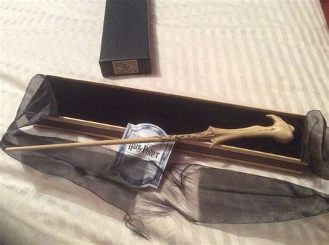Harry Potter Lord Voldemorts Wand In Ollivanders Box Noble Collection