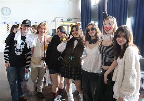 Memorable Farewell For Year 13 Highgate Wood School