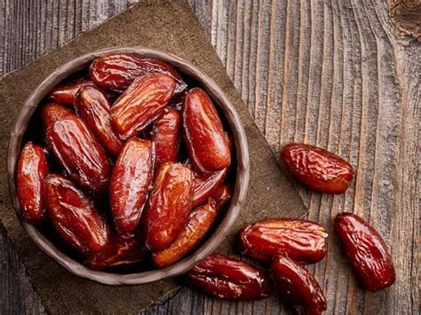 خرما خشک صادراتی؛ کارتنی 2 نوع ربی پیارم آهن منیزیم ویتامین K آراد
