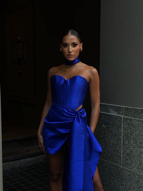 Metisa Skirt Cobalt Blue Khirzad Femme