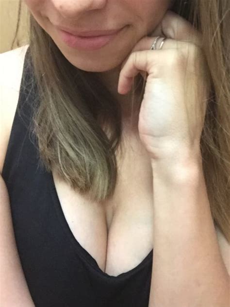 Happy Cleavage Porn Pic Eporner