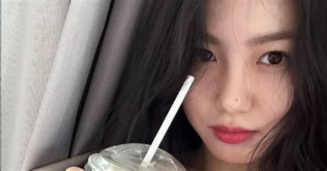 어린 연진 신예은 핑크빛 미모 시원한 패션