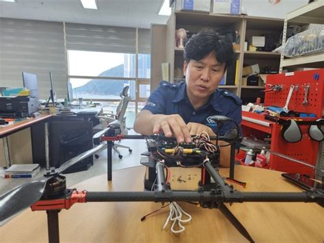 카라 한정판 앨범도 어떻게든 보낸다…부산 바다 드론 정체 [영상] 네이트 뉴스