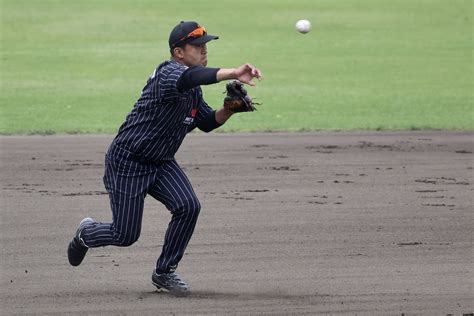 三菱重工硬式野球部 On Twitter 【三菱重工west】 丁寧にゴロを捌く坂之下内野手 三菱重工スポーツチャレンジ 社会人野球