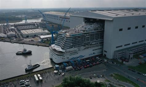 Ausdocken Von Aidacosma Kreuzfahrtpiraten