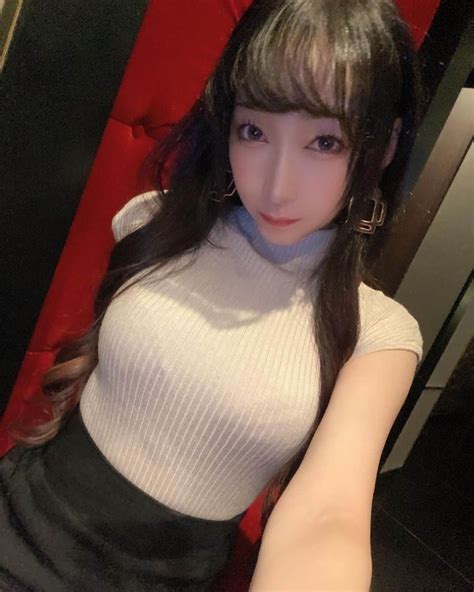 蓮実クレアさんのインスタグラム写真 蓮実クレアinstagram「・ ラウンジ蓮実クレア、bar蓮実クレアb 今夜は平日なのに女の子が
