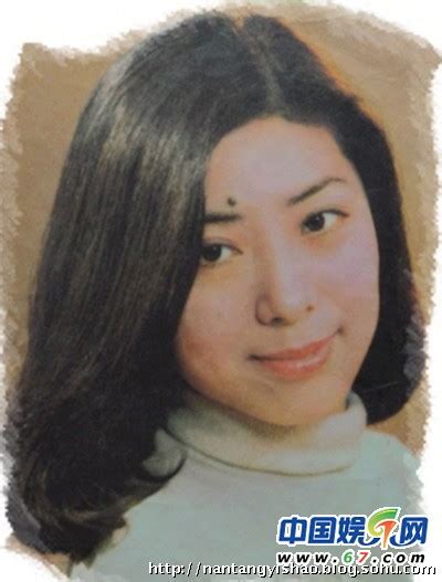 59岁关牧村全家福曝光 昔日青涩照惊艳动人组图 青岛新闻网