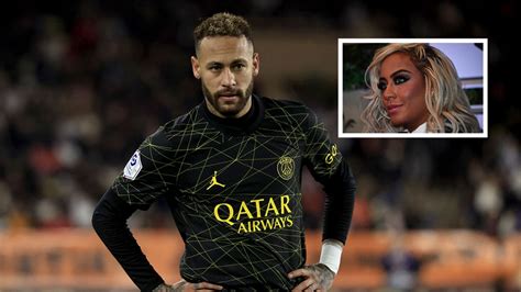 Je Peux Essayer La Soeur De Neymar Pousse Pour Faire Signer Son