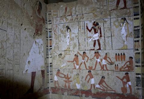 They Found In Egypt Four Tombs Of Pharaohs And A Mummy Covered In Gold