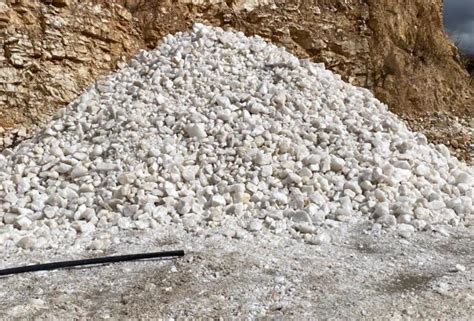 Quartzo Em Rocha De Alta Pureza Sílica Cristal Em Vitória Da 638740