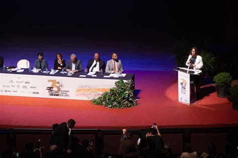 Ministra exalta anos de história da SBPC Patrimônio nacional orgulho de todos os brasileiros