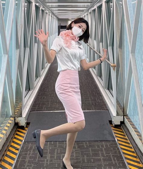 Flight Attendant Fashion에 있는 Keith님의 핀 교복 스타일 여성 패션 패션
