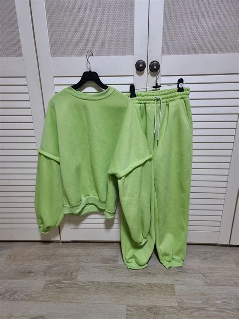 연두색 츄리닝 세트 운동복 트레이닝복 당근 중고거래