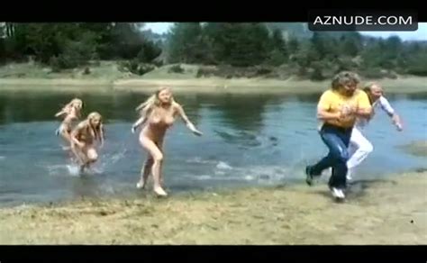 Ursula Buchfellner Breasts Scene In Der Kurpfuscher Und Seine Fixen