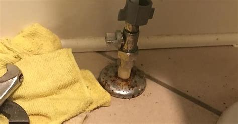 How The Heck Do You Remove The Rusted Ring And How Do You Put One In