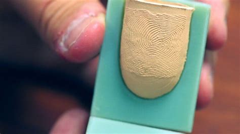 Почему сканер отпечатка пальца на самом деле не защищает ваш смартфон