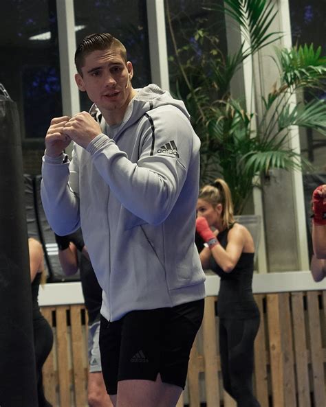 Train Met Wereldkampioen Kickboksen Rico Verhoeven Het Gymlokaal