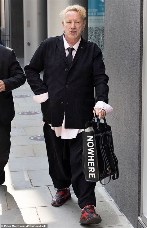 The Sex Pistols Steve Jones Doesnt Understand Why John Lydon Is Upset