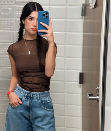 Charli Damelio Photo💐 ️ Charli Damelio Outfits Charli Damelio Photos