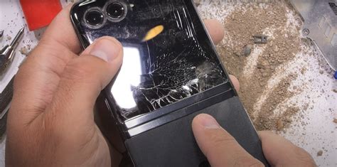 Motorola Razr 40 Ultra Cover Screen Fails Durability Tests Like No Other Sammobile