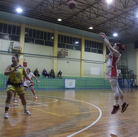 ΜΠΑΣΚΕΤ ΓΥΝΑΙΚΕΙΟ ΕΥΚΟΛΟ ΠΕΡΑΣΜΑ ΑΠΟ ΤΟ ΚΟΡΔΕΛΙΟ