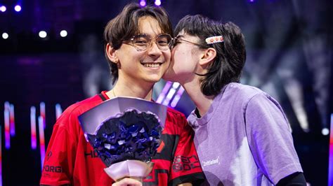 TenZ ฝนเปนจรงควาแชมปโดยม Kyedae เชยรตดขอบสนาม ONE Esports