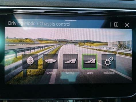 Škoda Superb 2 0 TSI DSG SportLine MATRIX DCC ACC ŠIBER VIRTUAL KAMER