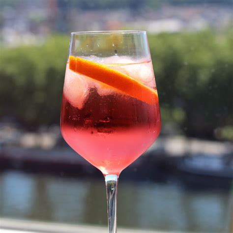 25 Popular Cocktail Recipes You Should Know How To Make