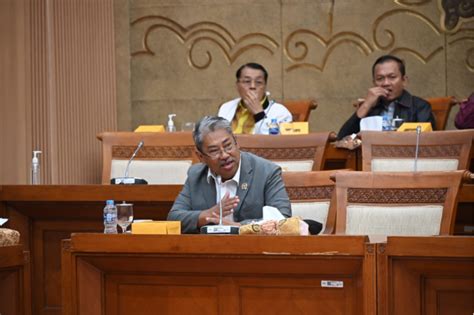 DPR Imbau Masyarakat Tidak Khawatir Soal Kenaikan Harga Gas Dan BBM
