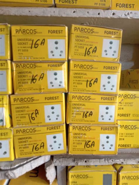 Universal Socket In Ghaziabad यूनिवर्सल सॉकेट गाज़ियाबाद Uttar Pradesh Get Latest Price