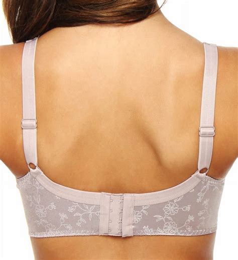 Playtex Secrets Bra Beautiful Lift Underwire Full Coverage Womens
