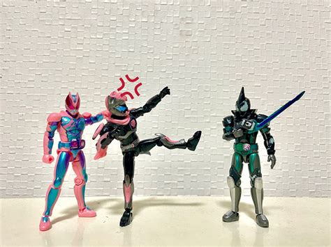 いんふぃにてぃ On Twitter 利害が一致して半分ぐらい和解した後基本フォーム同士でガヤガヤするところとかも見たかったです… 装動