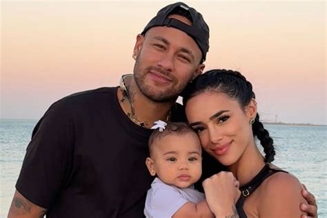 Queremos três avisa Bruna Biancardi sobre filhos Neymar OFuxico